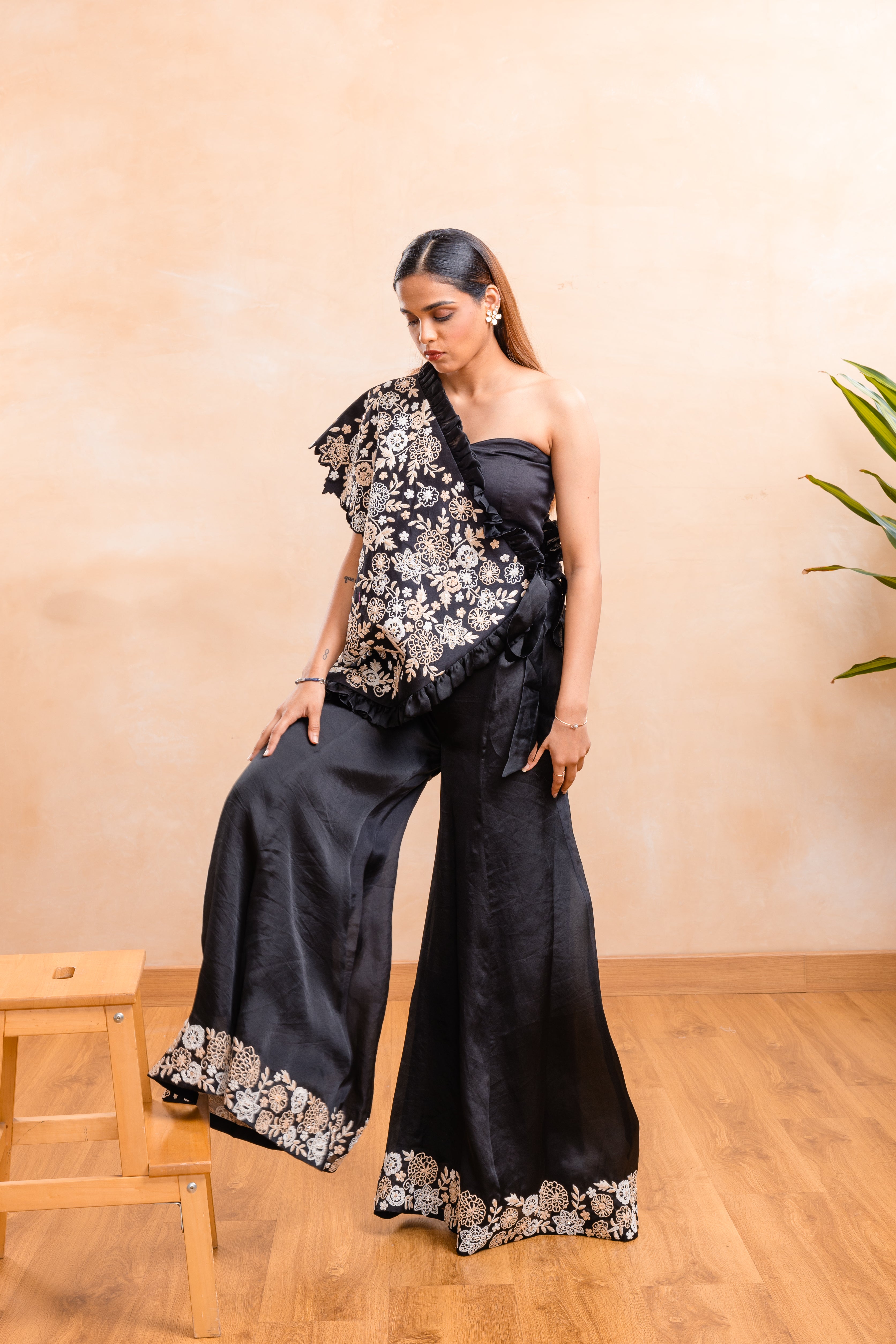 COORD SET WITH CAPE – Kasat Galleria